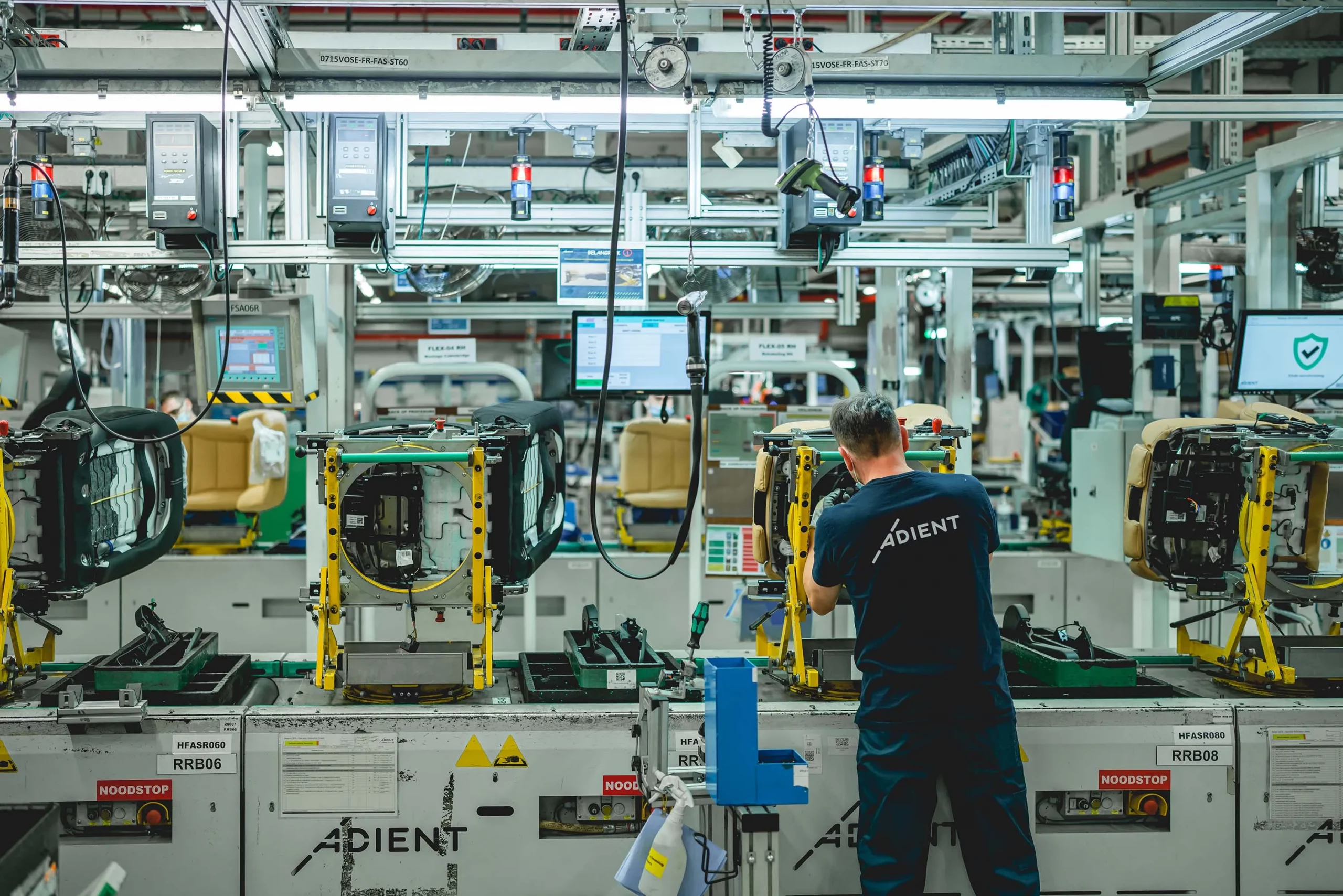 Adient: leading just-in-time seating in China - Opportimes